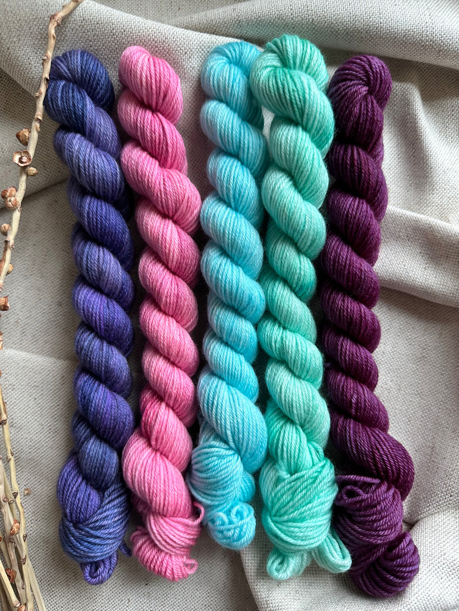Mini Skein Sets – Nanette Wake Studio